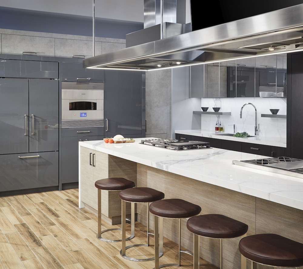 Custom Hoods & Kitchen Ventilation Options Bentwood Luxury Kitchens ...
