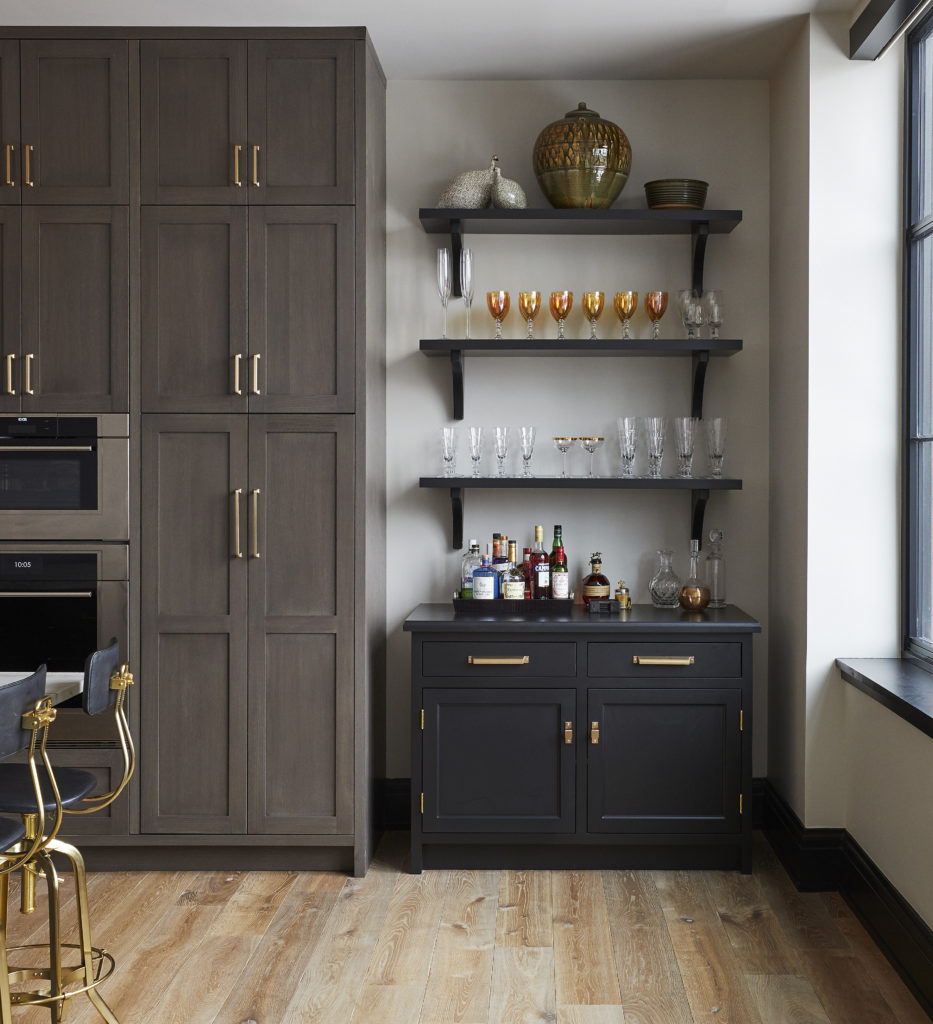 Bar & Beverage Spaces That Bring Holiday Cheer - Bentwood Luxury ...